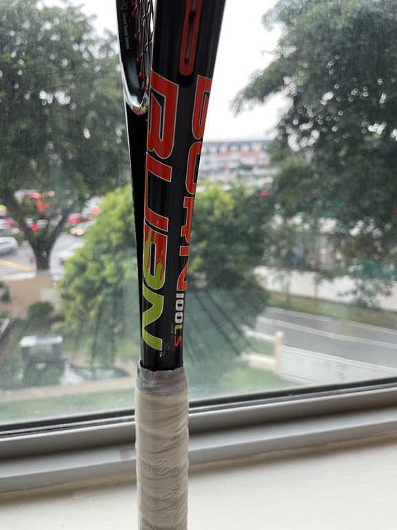 Wilson Tennis racket - BURN 100 LS, Sports Equipment, Sports & Games ...