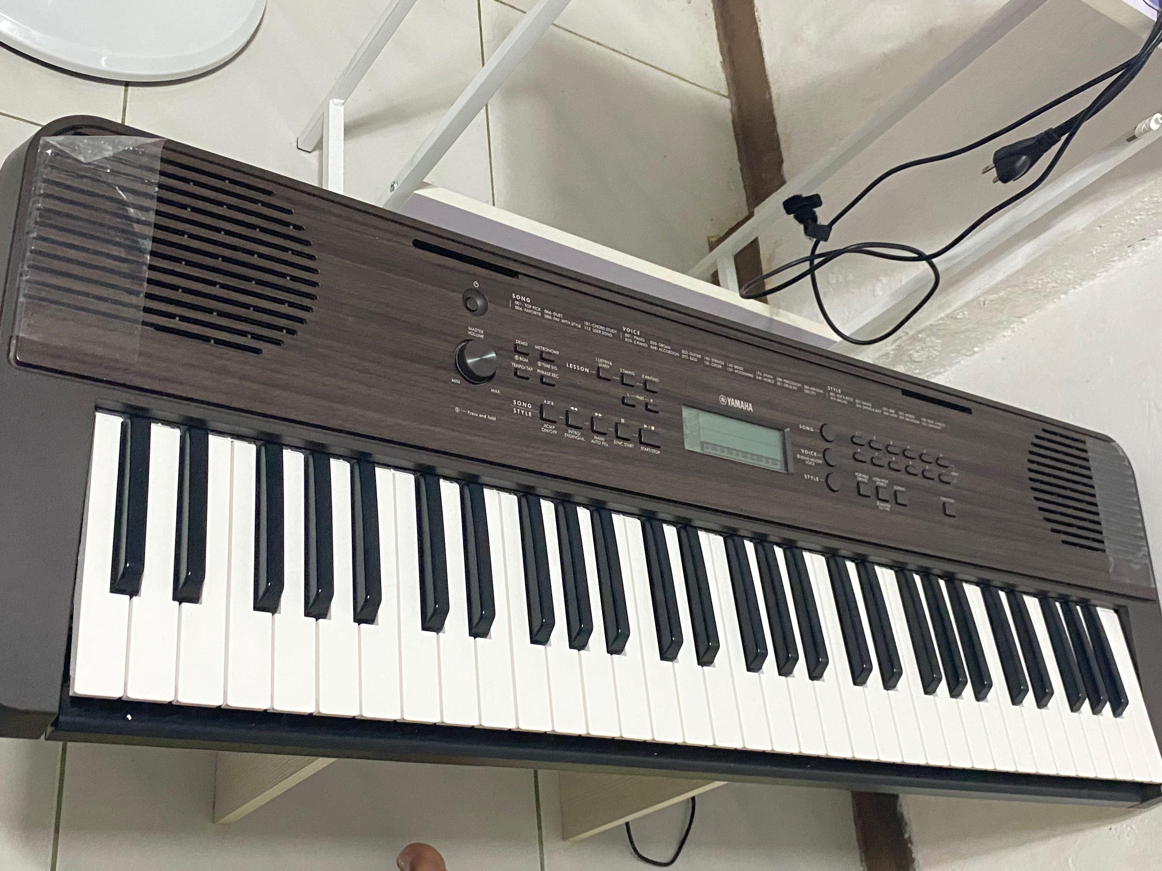 YAMAHA PSRE 360, Hobbies & Toys, Music & Media, Musical Instruments on ...