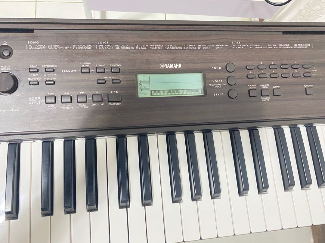 YAMAHA PSRE 360, Hobbies & Toys, Music & Media, Musical Instruments on ...