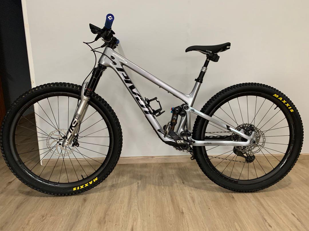 RARE SILVER 2021 May Pivot trail 429 Large frame, Sports Equipment ...
