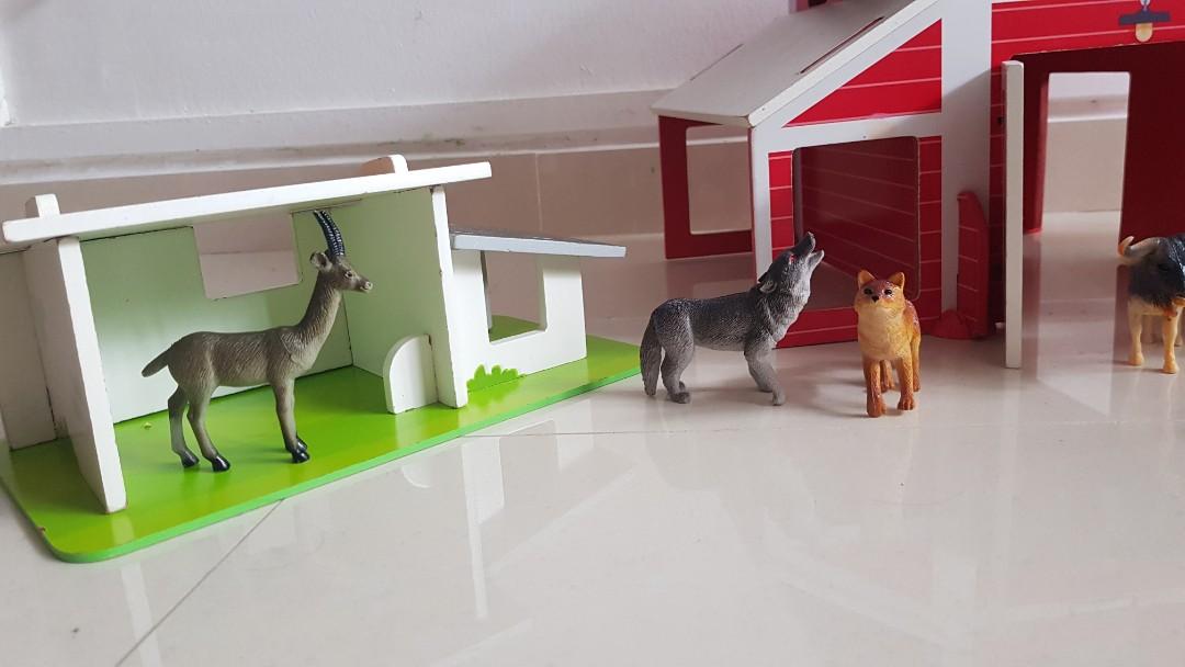 ELC Farm set Wooden with animals, Hobbies & Toys, Toys & Games on Carousell