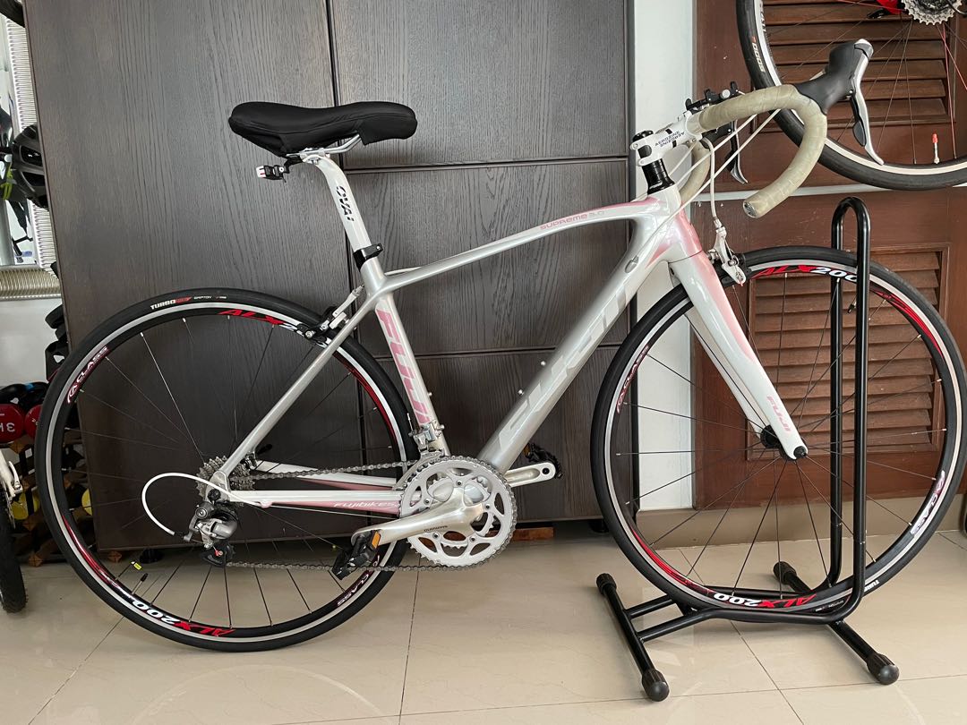 (Currently overseas) Fuji Supreme Road Bike (full carbon frame ...