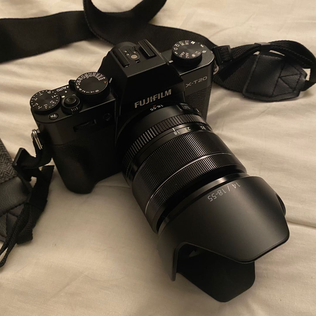 Mirrorless Fujifilm XT20 with XF 18-55mm F/2.8-4 Kit Lens (Body and ...