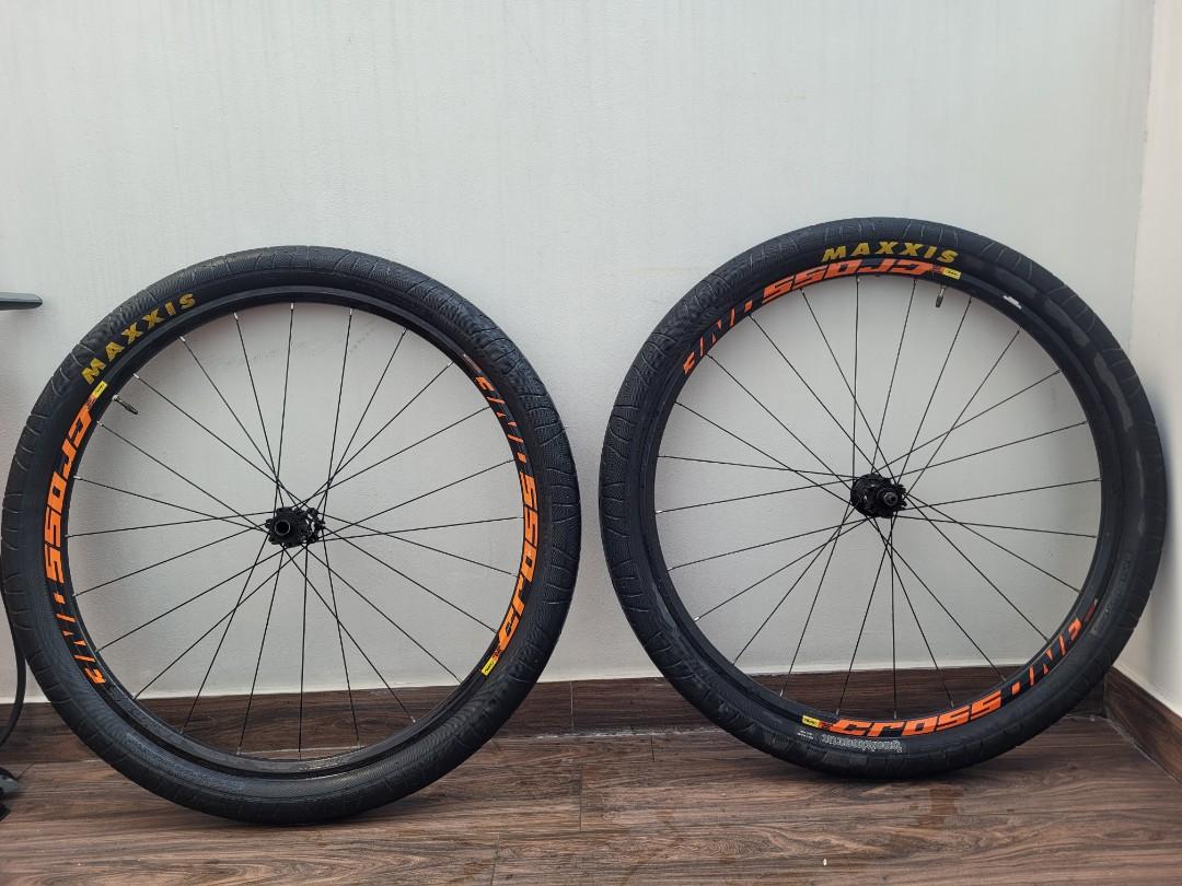 Marvic Cross one wheelset with Maxxis Hookworm 29er, Sports Equipment ...