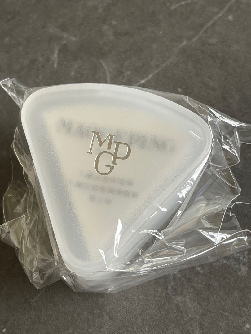 MGP triangular professional makeup sponge with storage box, Beauty ...