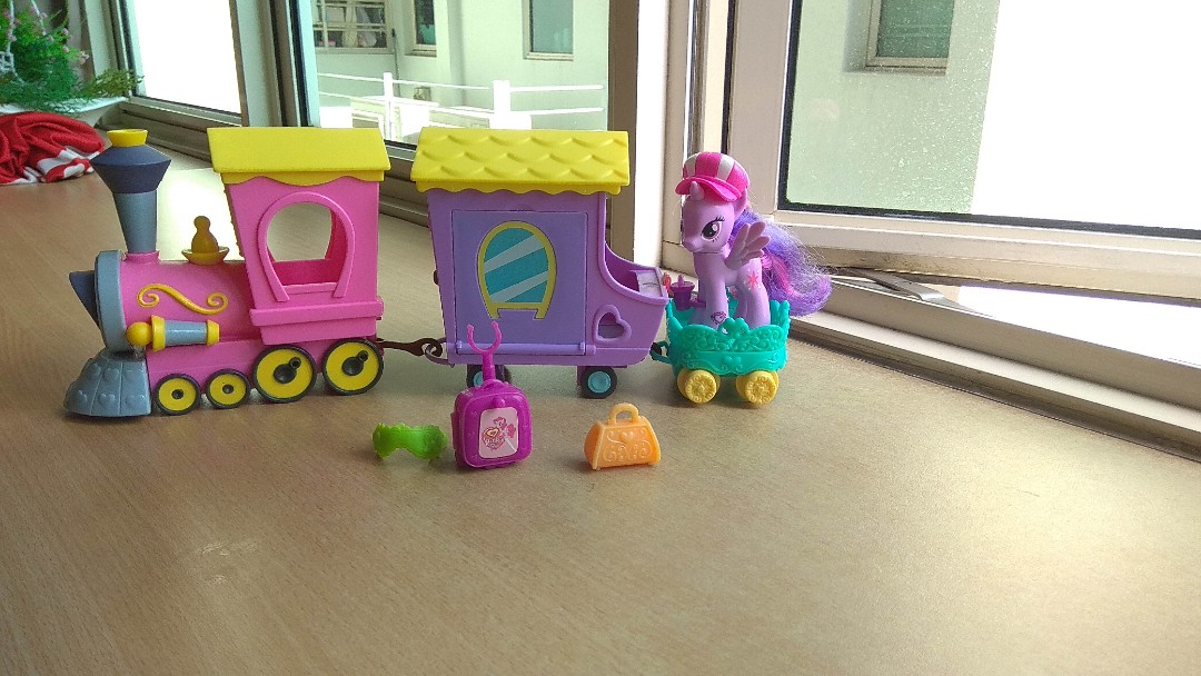 My little pony train set, Hobbies & Toys, Toys & Games on Carousell