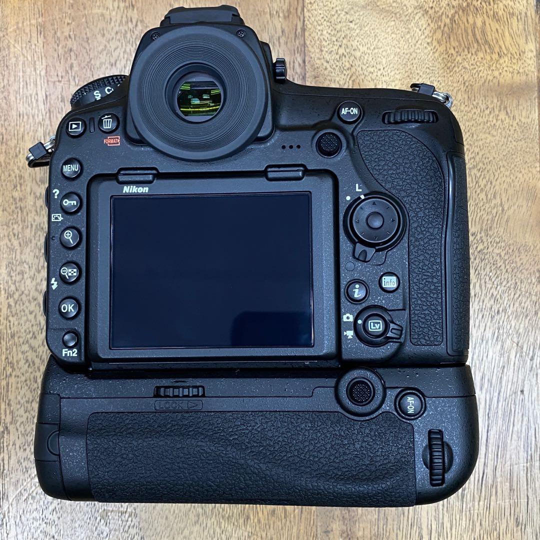 Nikon D850/ Battery Grip, Photography, Cameras on Carousell