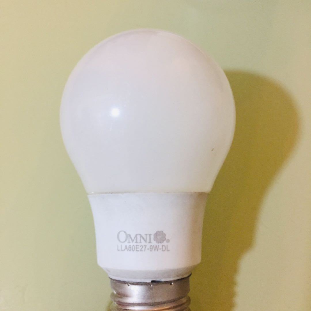 Omni 9 Watts LED Bulb, Furniture & Home Living, Lighting & Fans ...