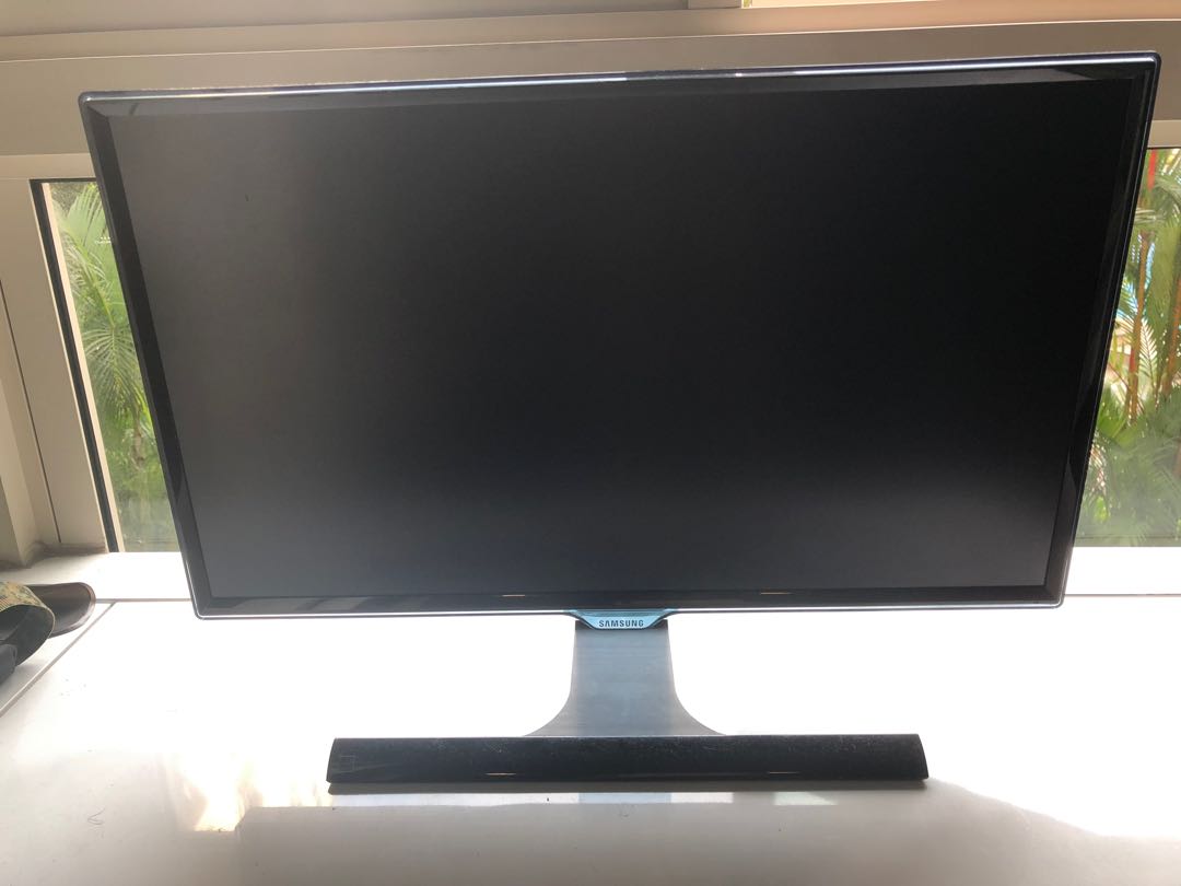 Samsung 23 inch monitor, Computers & Tech, Desktops on Carousell