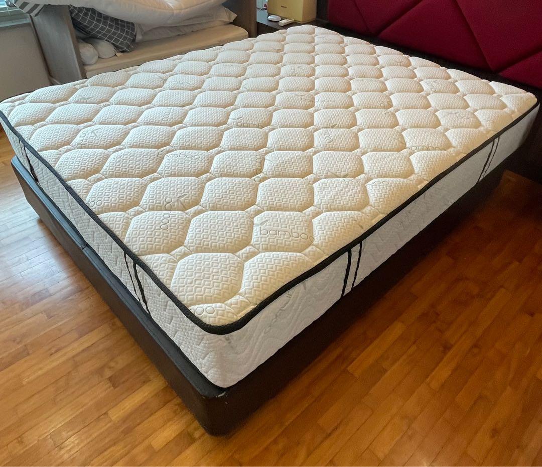 ***RESERVED*** Sleepy Night Mattress (Queen size) with FOC base ...