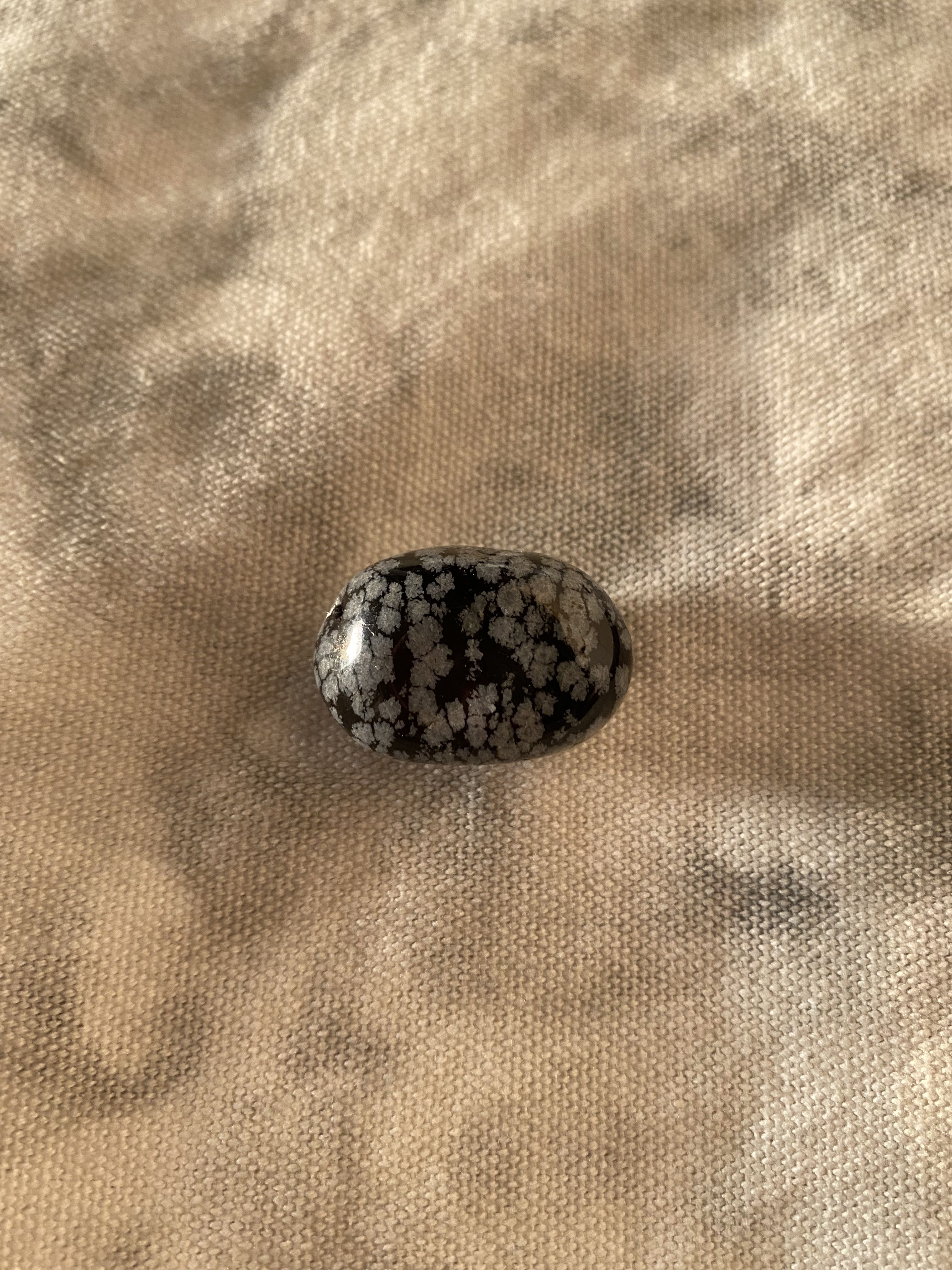 snowflake obsidian tumble crystal, Hobbies & Toys, Memorabilia ...