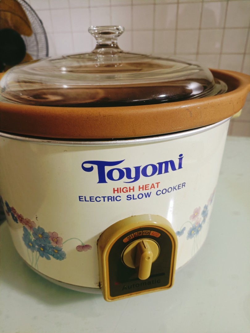Toyomi Electric Slow cooker 4.7 L + free items, TV & Home Appliances ...