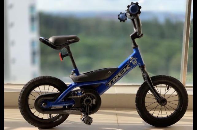 Trek 12 inch bike for kids including supporting wheels, Sports ...