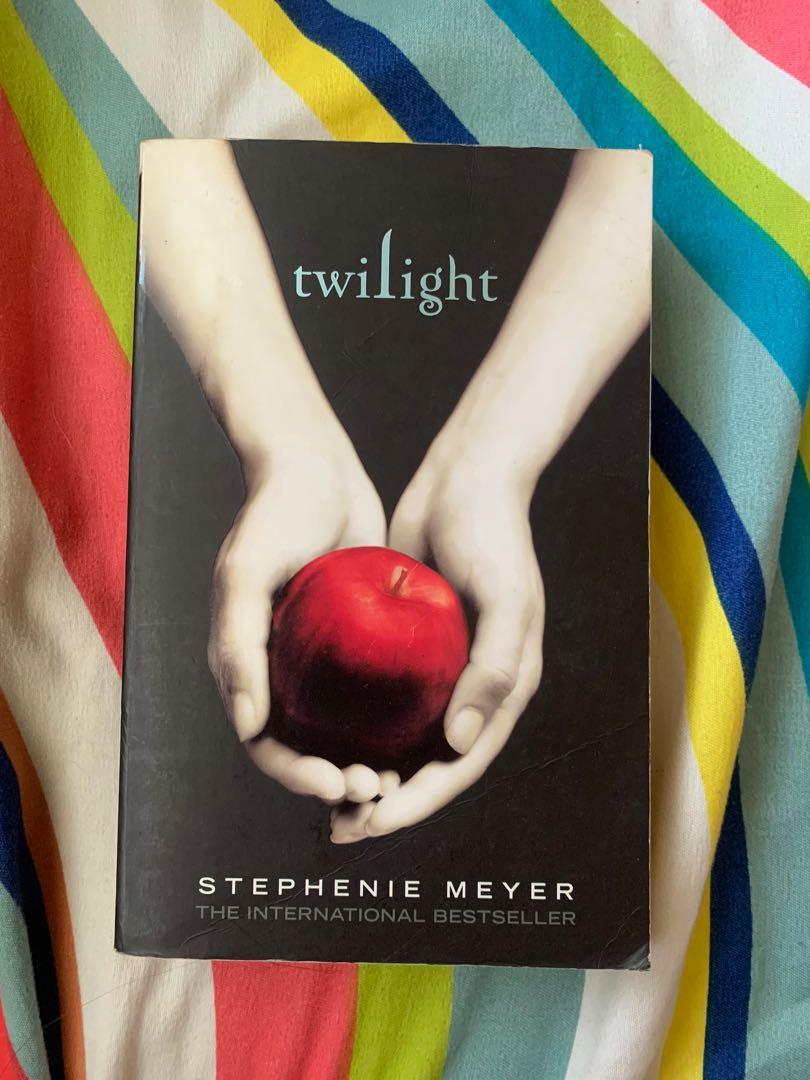 Twilight (Book 1 of Twilight Series) by Stephenie Meyer, Hobbies & Toys ...