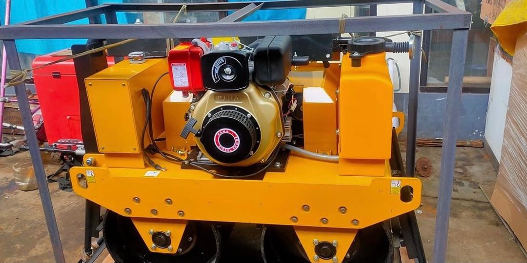 Walk Behind Vibratory Roller (mini pison), Commercial & Industrial ...