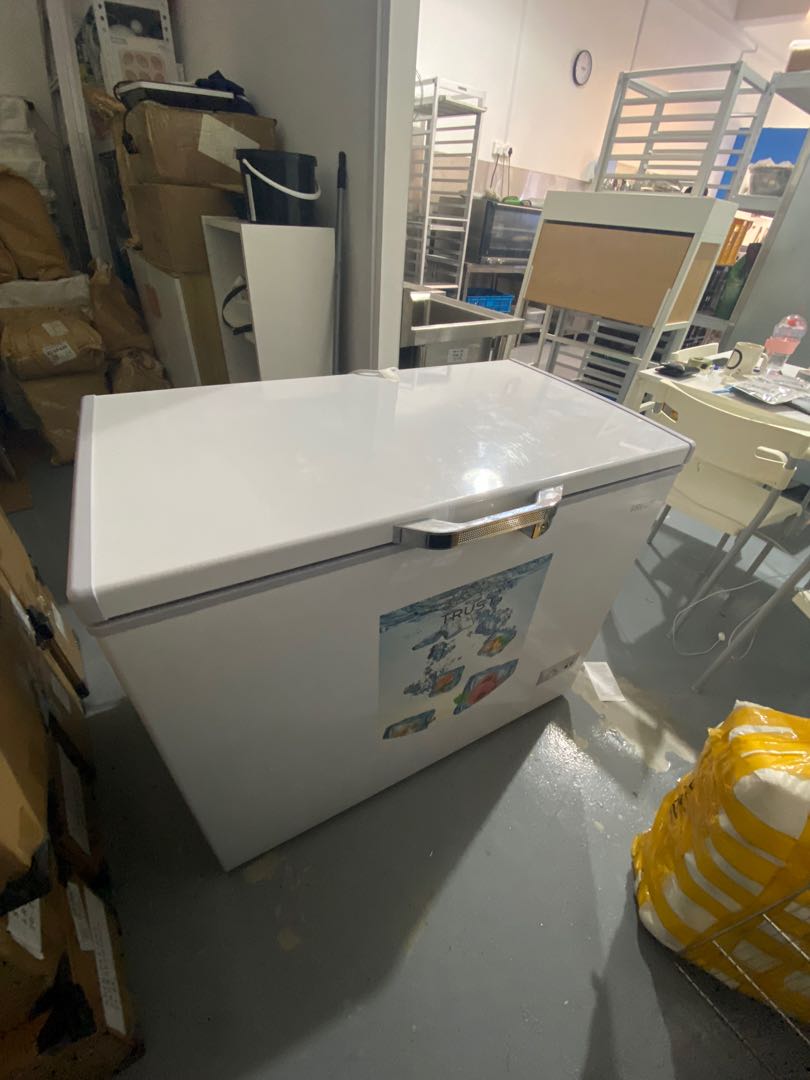 230L chest freezer, TV & Home Appliances, Kitchen Appliances ...