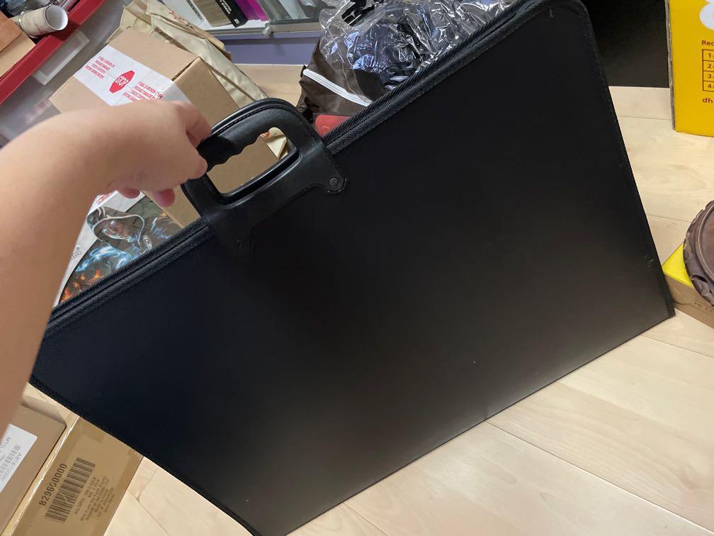 Artists drawings holder, Hobbies & Toys, Stationery & Craft, Craft ...