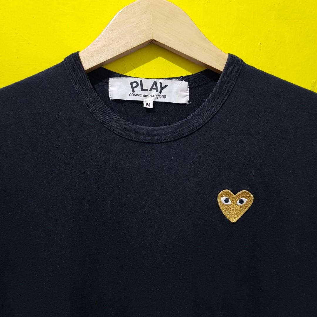 CDG PLAY (COMME des GARCONS) gold heart logo t-shirt (KAOS), Fesyen ...