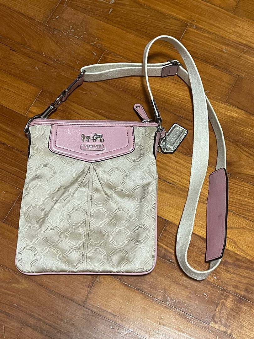 Coach cross body, Women's Fashion, Bags & Wallets, Cross-body Bags on ...
