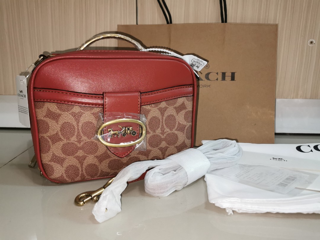 Coach Riley Lunchbox Bag In Signature Canvas, Women's Fashion, Bags ...