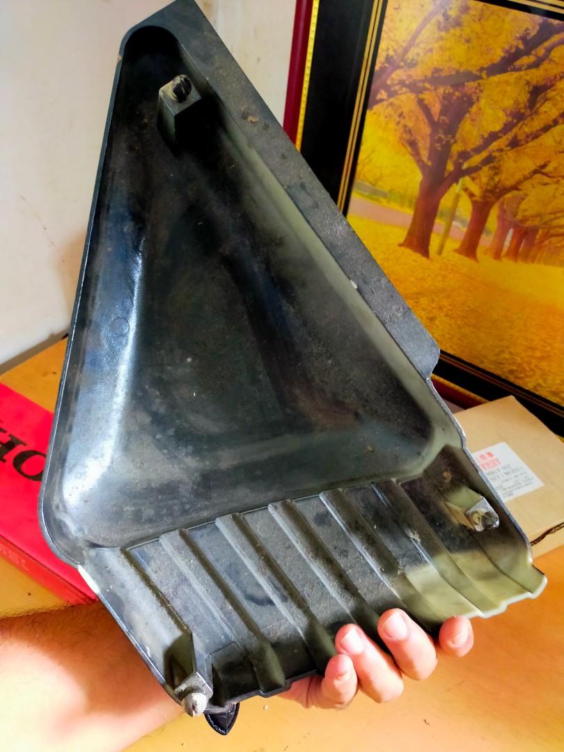 Demak D7 Side cover (L) Kiri, Motorbikes on Carousell