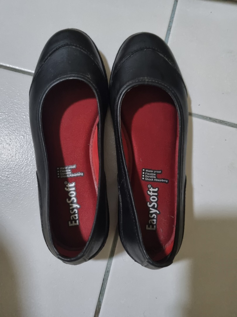 EasySoft Black Waterproof Shoes, Women's Fashion, Footwear, Flats ...