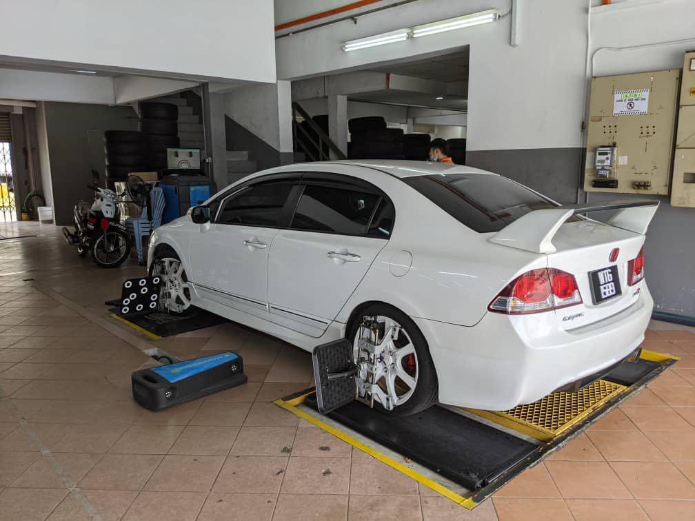 FD2R Sport Rim 18", Auto Accessories on Carousell