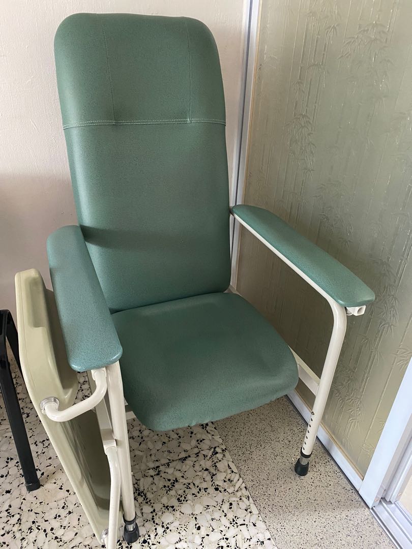 Geriatric chair for elderly, Health & Nutrition, Medical Supplies ...