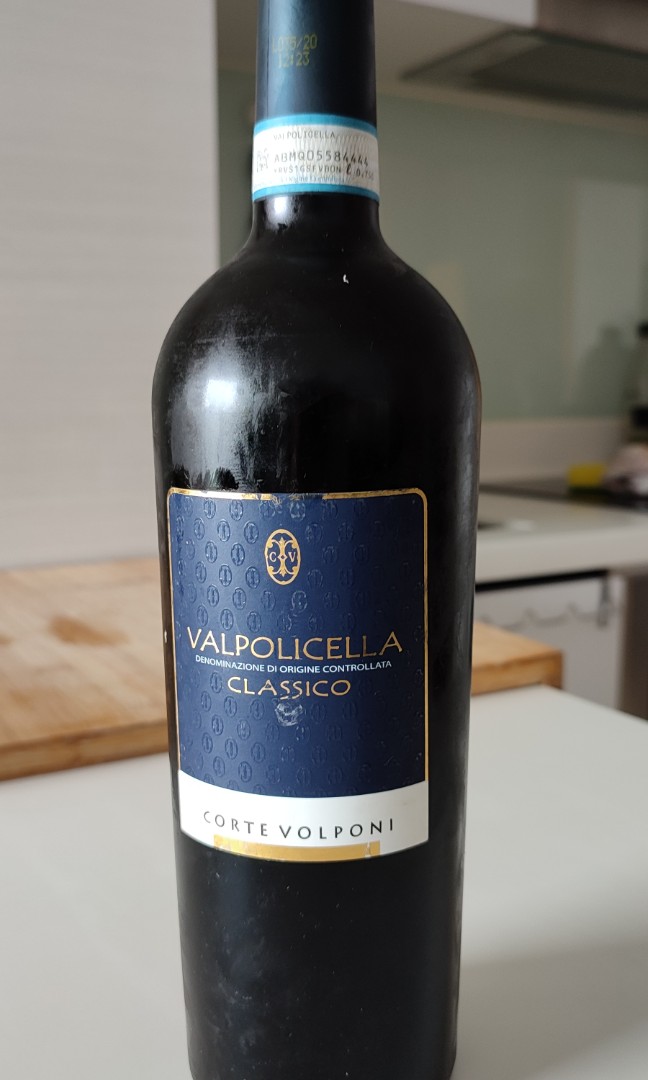 Italian Red Wine Valpolicella Classico, Food & Drinks, Alcoholic ...