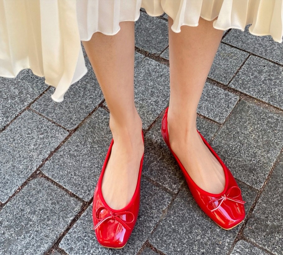 [SAPPUN] Red Flats, Women's Fashion, Footwear, Flats on Carousell