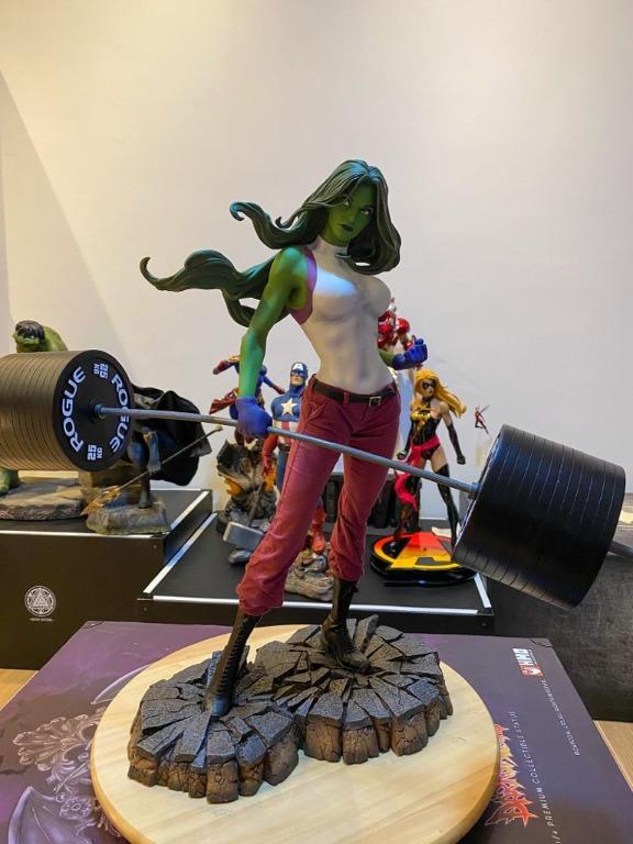 Sideshow Collectibles She-Hulk Premium Format + Custom Barbell Set ...