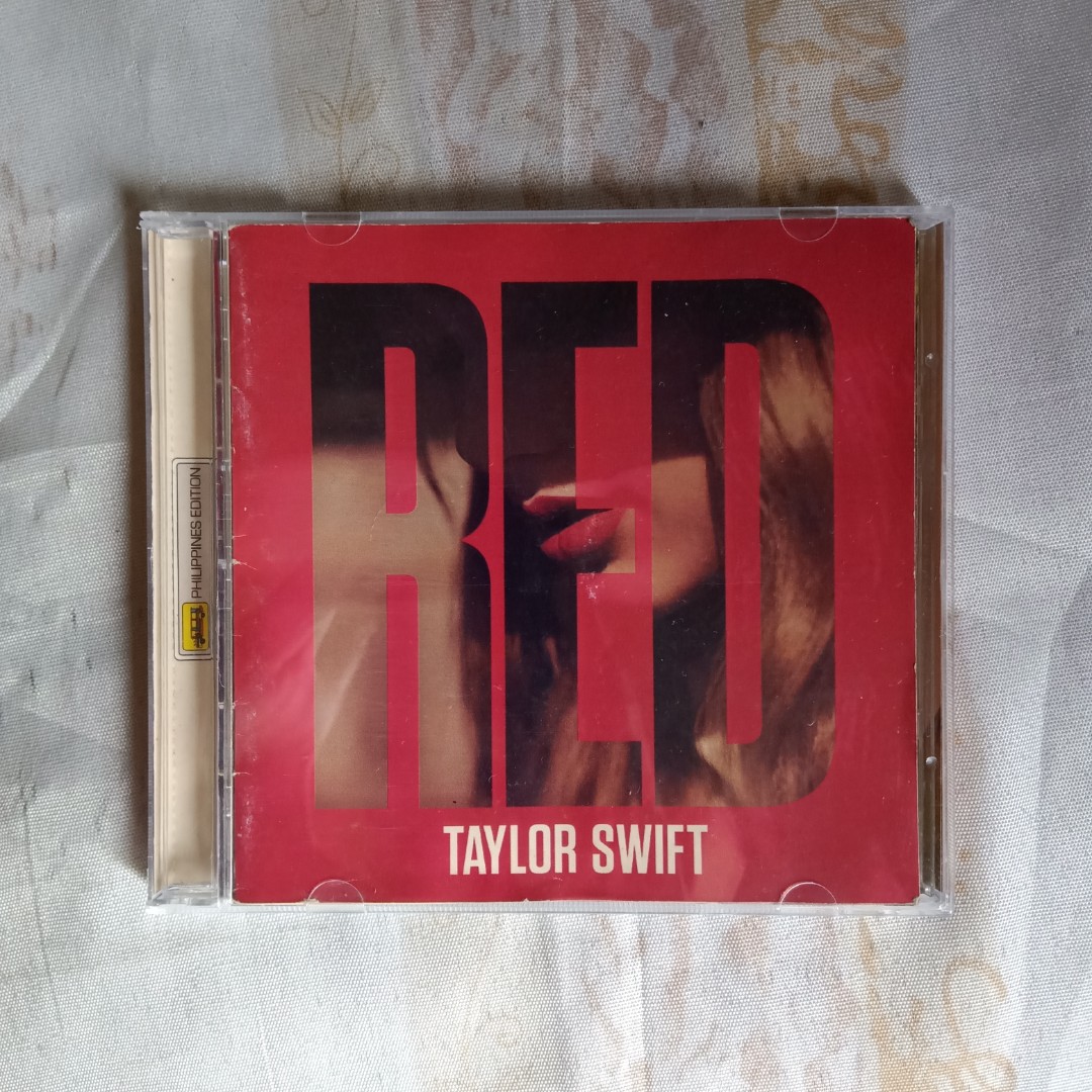 Taylor Swift - Red (Deluxe Edition), Hobbies & Toys, Music & Media, CDs ...