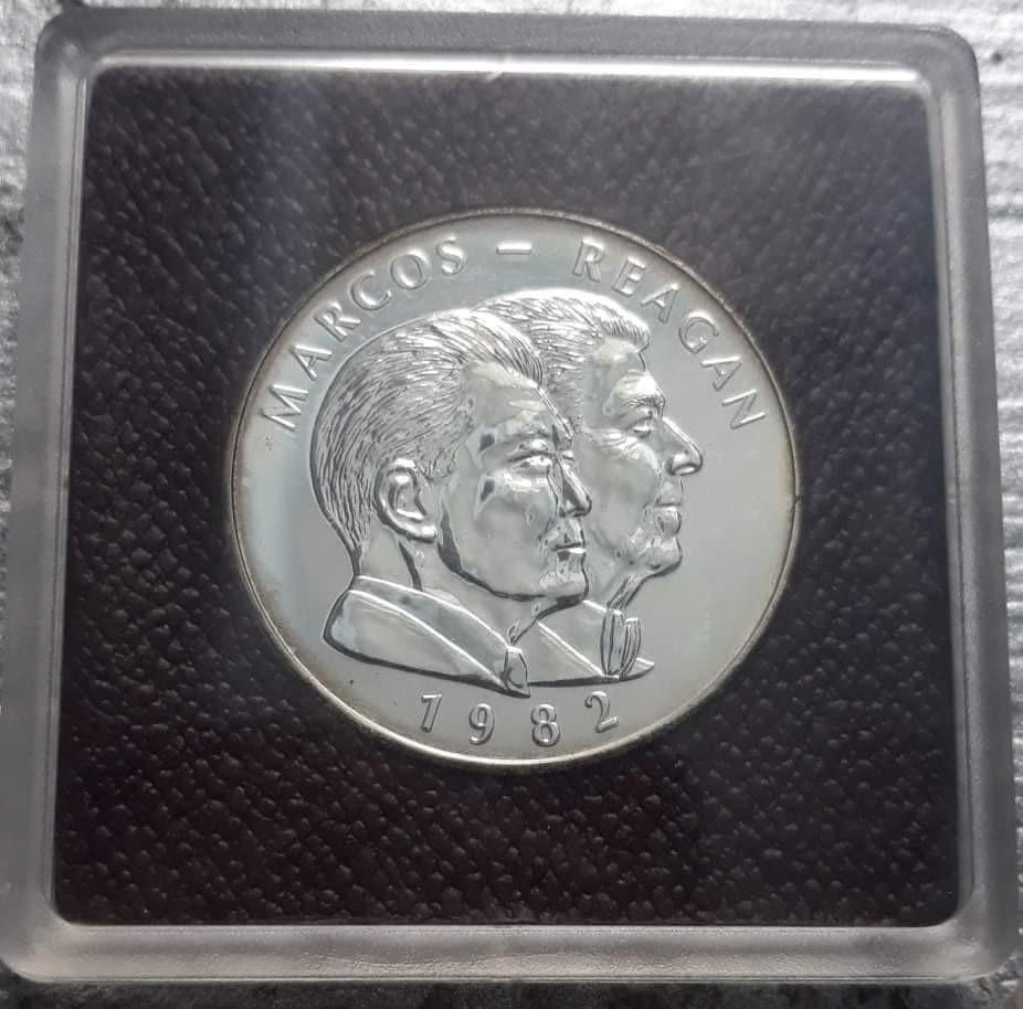 25 piso Marcos Reagan coin, Hobbies & Toys, Memorabilia & Collectibles ...