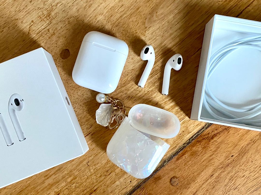 Apple AirPods 1 first gen original authentic, Audio, Earphones on Carousell