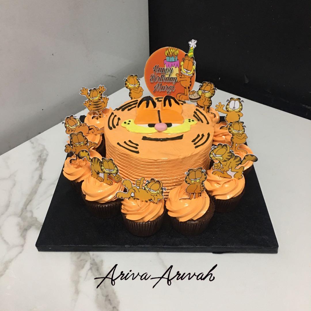 Garfield theme cake, Food & Drinks, Homemade Bakes on Carousell