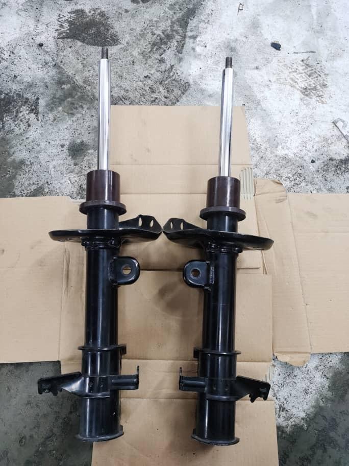 Honda CRV SWA front absorber (Kayaba) 1 pair, Auto Accessories on Carousell