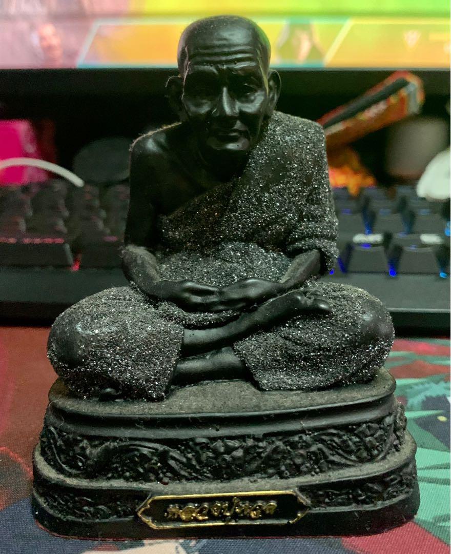 Lp Thuad Leklai mini bucha, Hobbies & Toys, Memorabilia & Collectibles ...