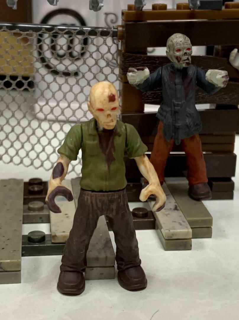 MEGA BLOKS ZOMBIE, Hobbies & Toys, Toys & Games on Carousell