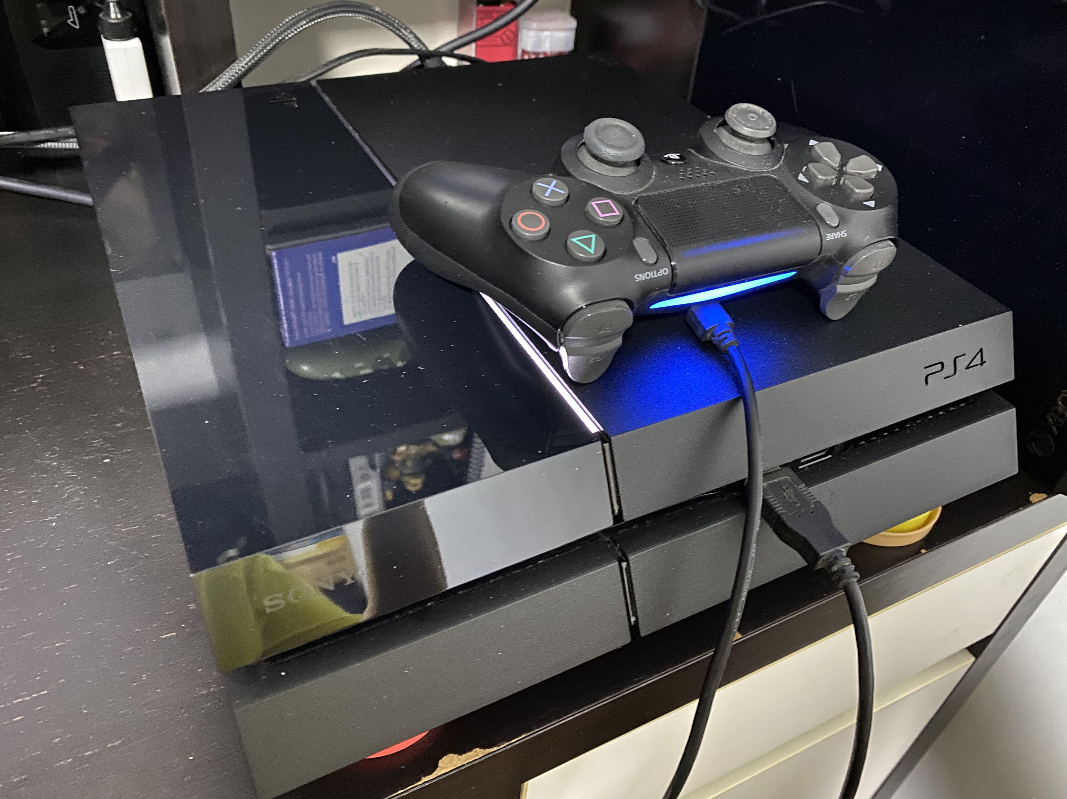 Playstation 4 Console 500GB + one original controller with all standard ...