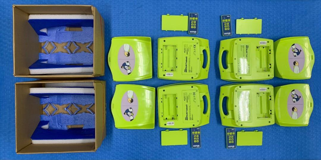 Zoll Trainer Set, Health & Nutrition, Medical Supplies & Tools on Carousell
