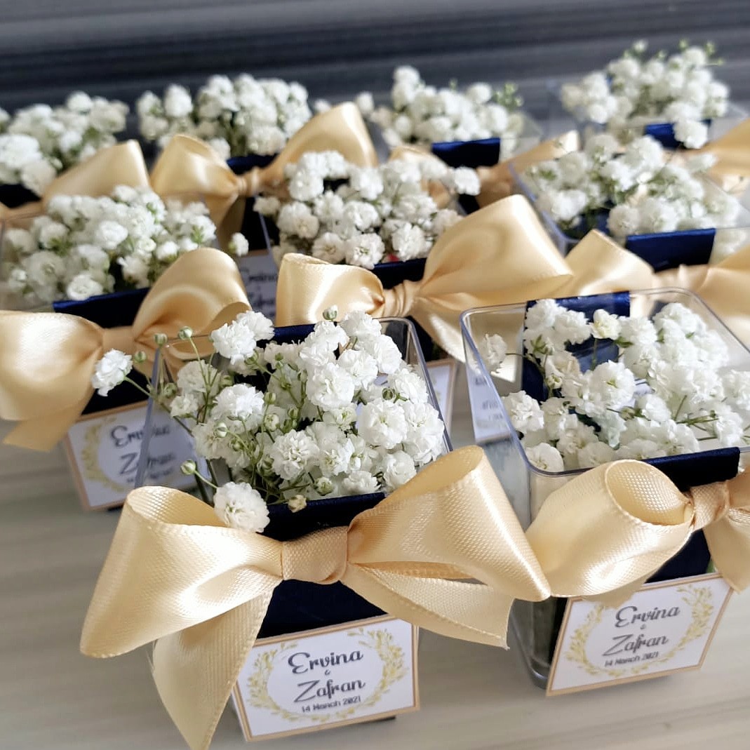 Bunga Rampai - Acrylic Container, Everything Else on Carousell