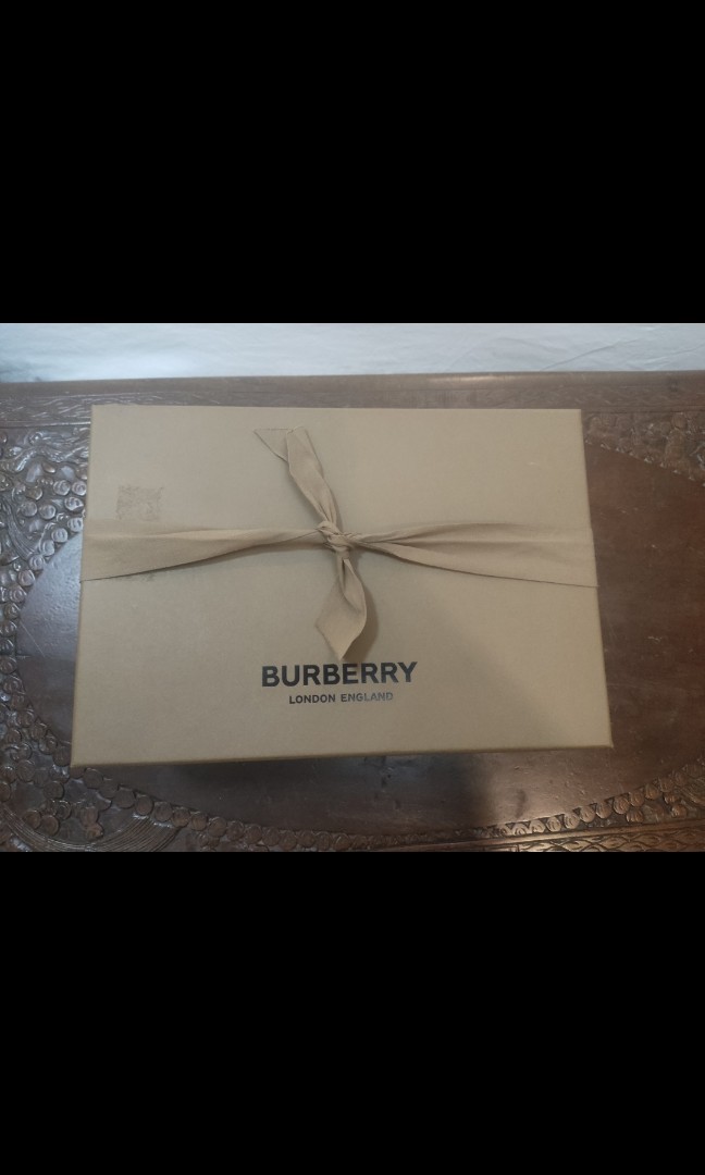 Burberry shoe box, Women's Fashion, Watches & Accessories, Other ...