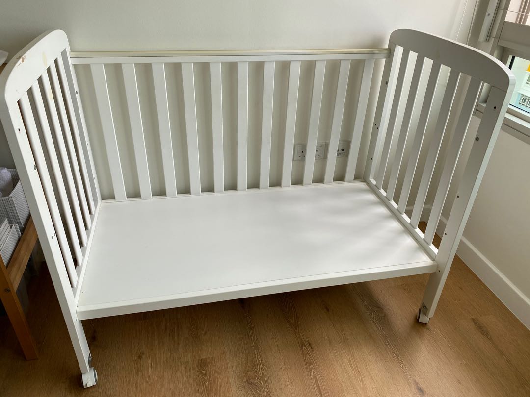 Free Baby Cot, Babies & Kids, Baby Nursery & Kids Furniture, Cots ...