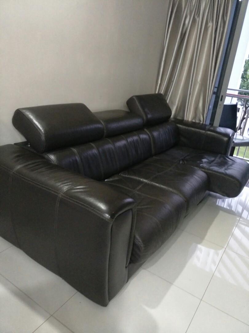 Real leather. neck recline and leg rest stretchable. No wear and tear ...