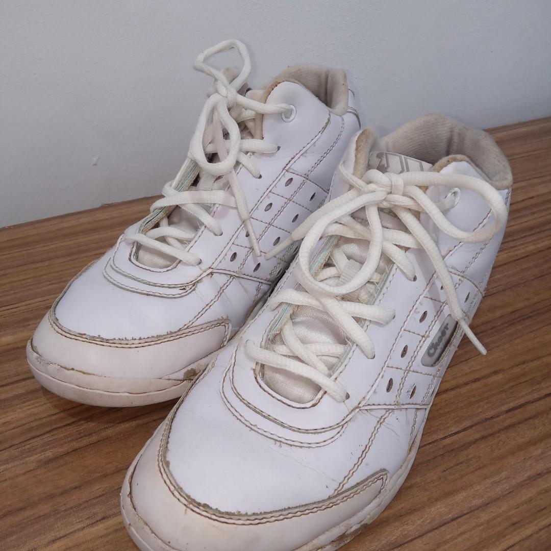 SEPATU PRECISE CHEERLEADER UK 39, Olah Raga, Baju Olahraga di Carousell