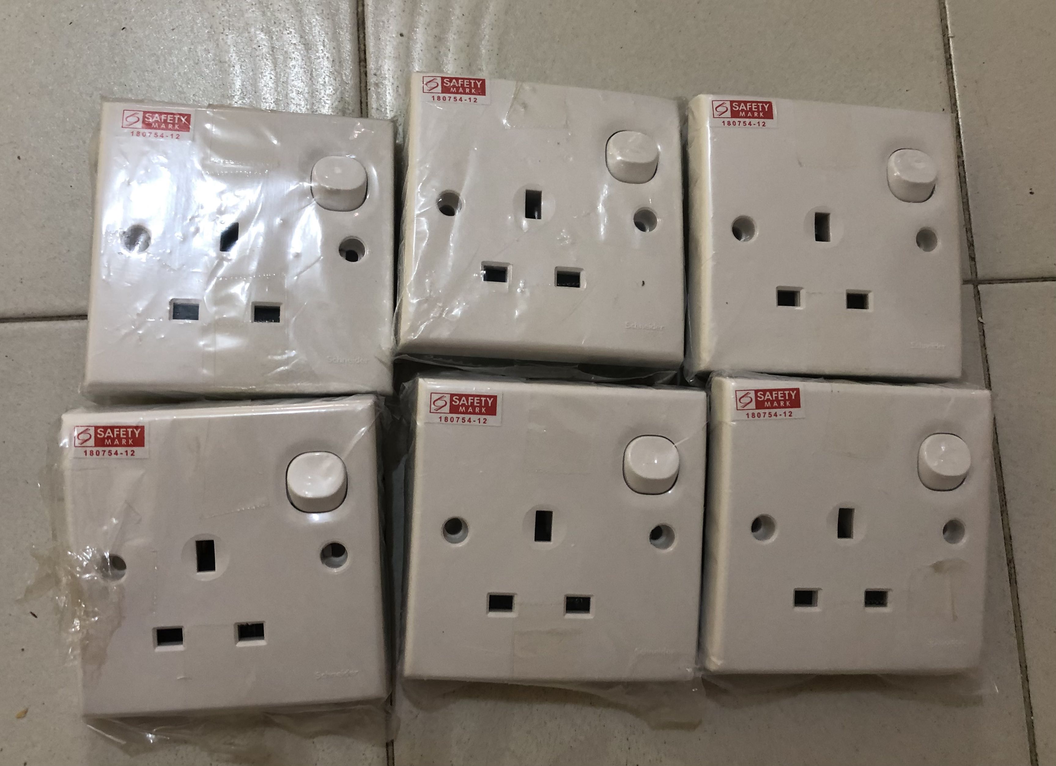 Single 3 Pin socket, TV & Home Appliances, Electrical, Adaptors ...