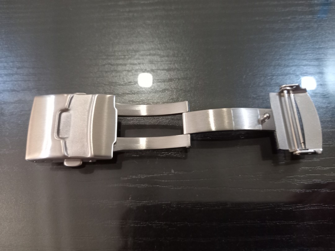 Solid milled clasp for dive watch 22mm, Luxury, Watches on Carousell