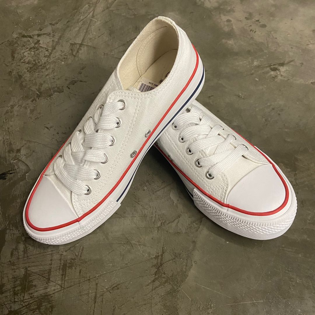 White shoe, Women's Fashion, Footwear, Sneakers on Carousell