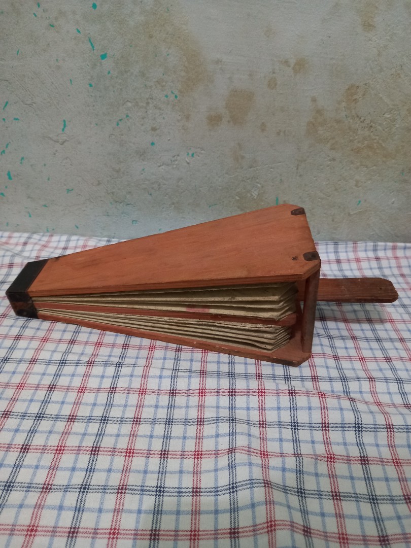 COLLECTIBLE ANTIQUE JAPANESE WOODEN BELLOWS, Hobbies & Toys ...
