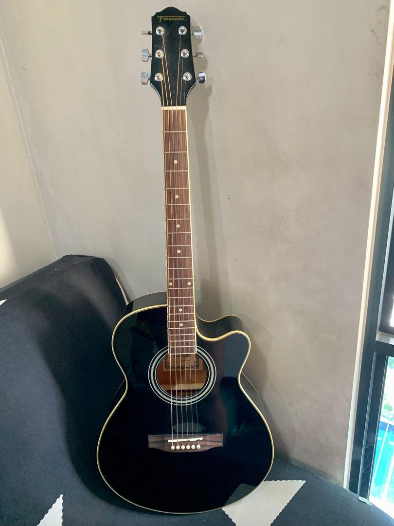 Fernando Black Guitar (Model No. WSC-FOOO-BK) w/ gig bag, Hobbies ...